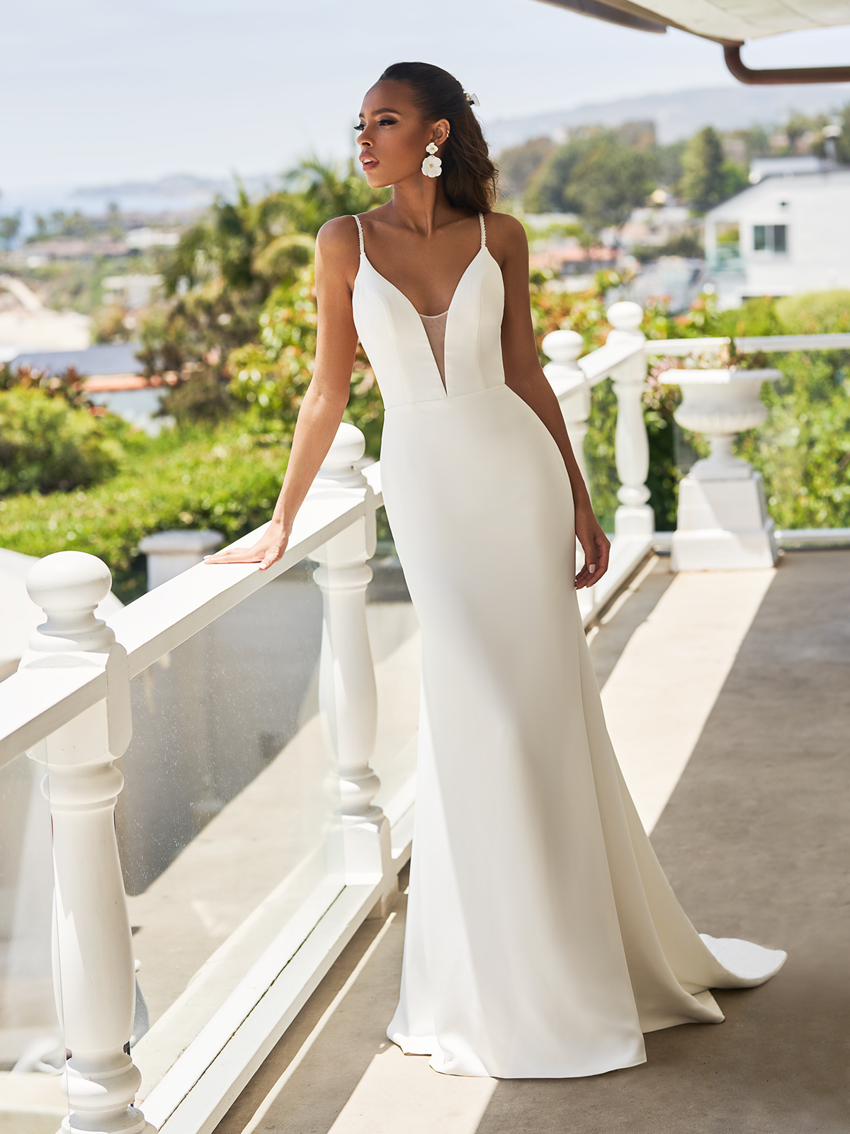 Simple and Elegant Wedding Dresses | Wedding Inspiration | MOONLIGHT Blog Simple and Elegant Wedding Dresses | Wedding Inspiration | MOONLIGHT Blog